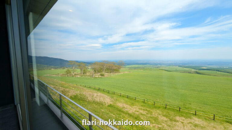ナイタイ高原牧場レビュー！日本一広い牧場の広大な緑のじゅうたんが美しい